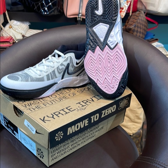 Nike | Shoes | Nike Womens Kyrie Irving Shoes Black And Pink | Poshmark